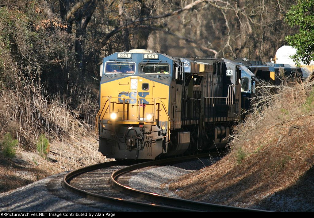 CSX 841, 486, 6457, and 2230 round the curve